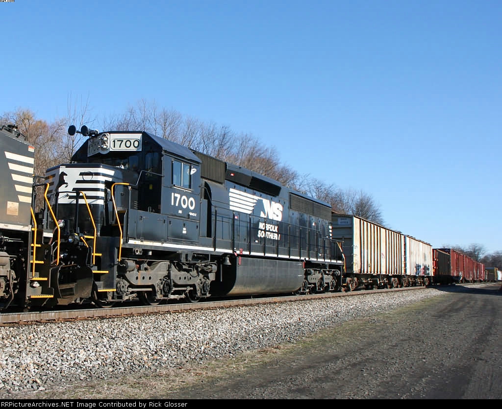 Former Erie-Lackawanna SD45-2 #1700 (carbody) On 19G @1209 hrs Today
